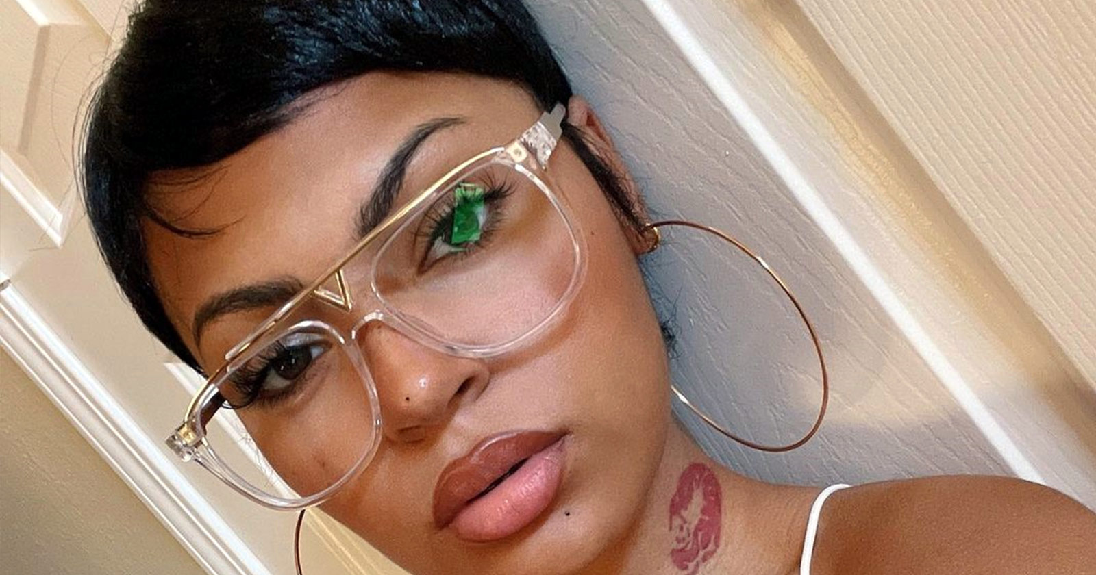 Do Aviators Glasses Look Good On Everyone Vlookoptical Blog